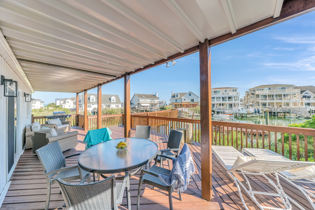 "Saltwater Manor" - SPACIOUS Updated Bay Front Escape! - Avalon, NJ ...